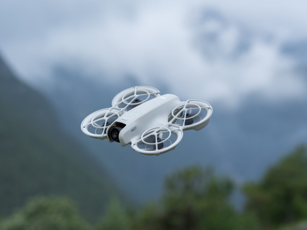 DJI Neoを最速レビュー！3万円台で買える初心者に超おすすめな高性能ドローンが登場！｜DJIマニアの製品徹底解説